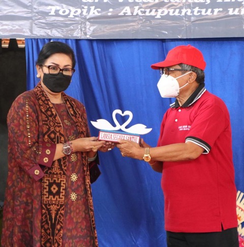 Sapa Lansia di Tabanan, Ny Putri Koster Ingatkan untuk Selalu Muliakan ...