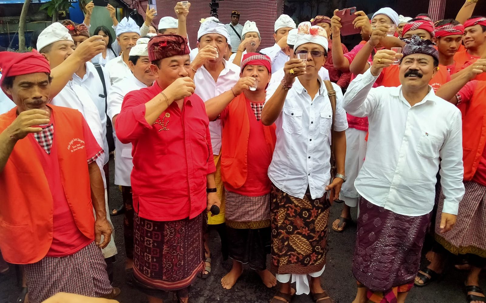 Peringati Hari Arak Bali, Bupati Dana Imbau Lestarikan Minuman ...